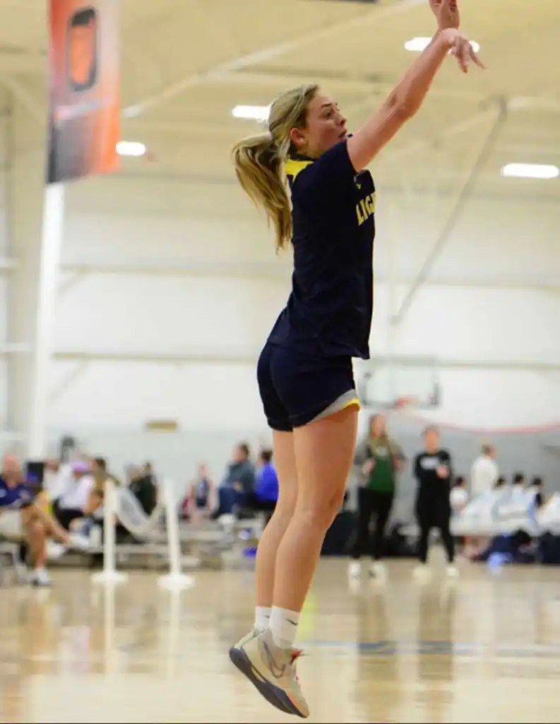 Emma Sollenne Leads Lightning to Victory Over Team Huddle with 19 ...